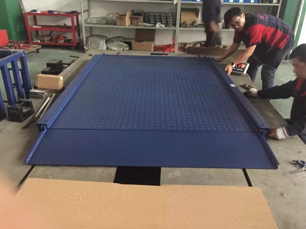 Large Industrial Floor Weighing Scales 1.5x1.5M Tread Plate With Epoxy ...